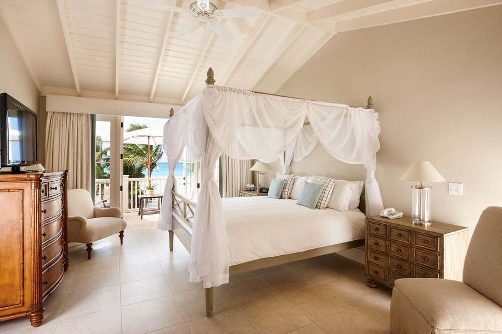 Pelican House - Three Bedroom Resort, Sleeps 14 - Antigua and Barbuda