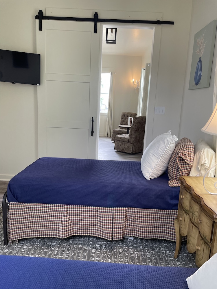 Gorgeous beach view, private balcony suites - Biloxi | Vrbo