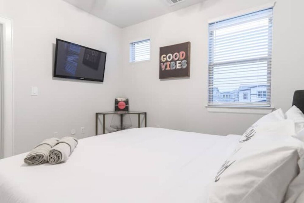 Luxury Retreat-5 min to COTA-15min to Downtown ATX, 7 min to Airport ...