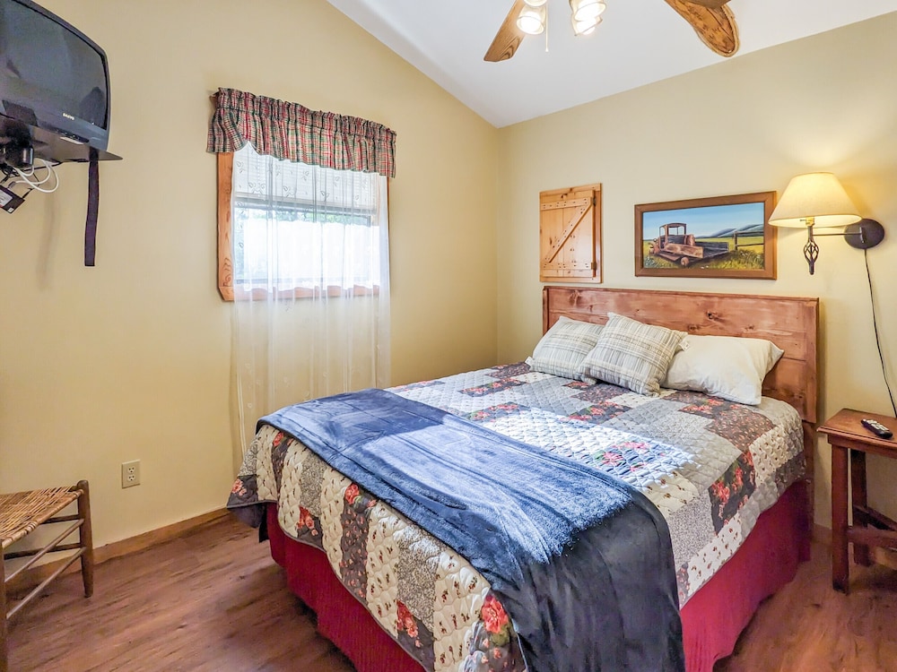 #04 Pinewood Arkansas Traveler - Mountain View | Abritel