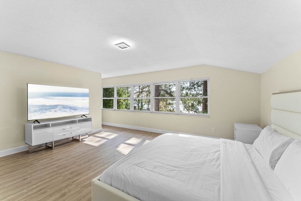 Luxury home - Orange County | Vrbo