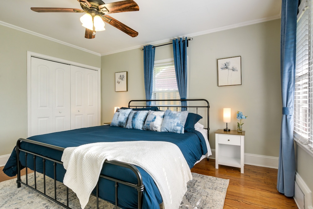 Fayetteville Vacation Rental - 1 Mi to Downtown! - Fayetteville | Vrbo