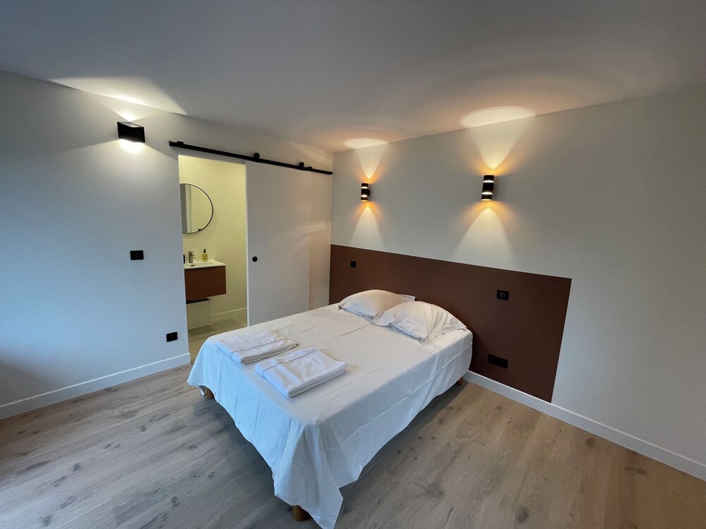 Les Clapotis: Lake Annecy waterfront house - Talloires-Montmin | Vrbo