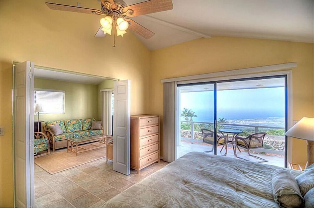 Oceanview Suites + Cottage + Addtl. Bed/Bath - Kailua-Kona | Vrbo