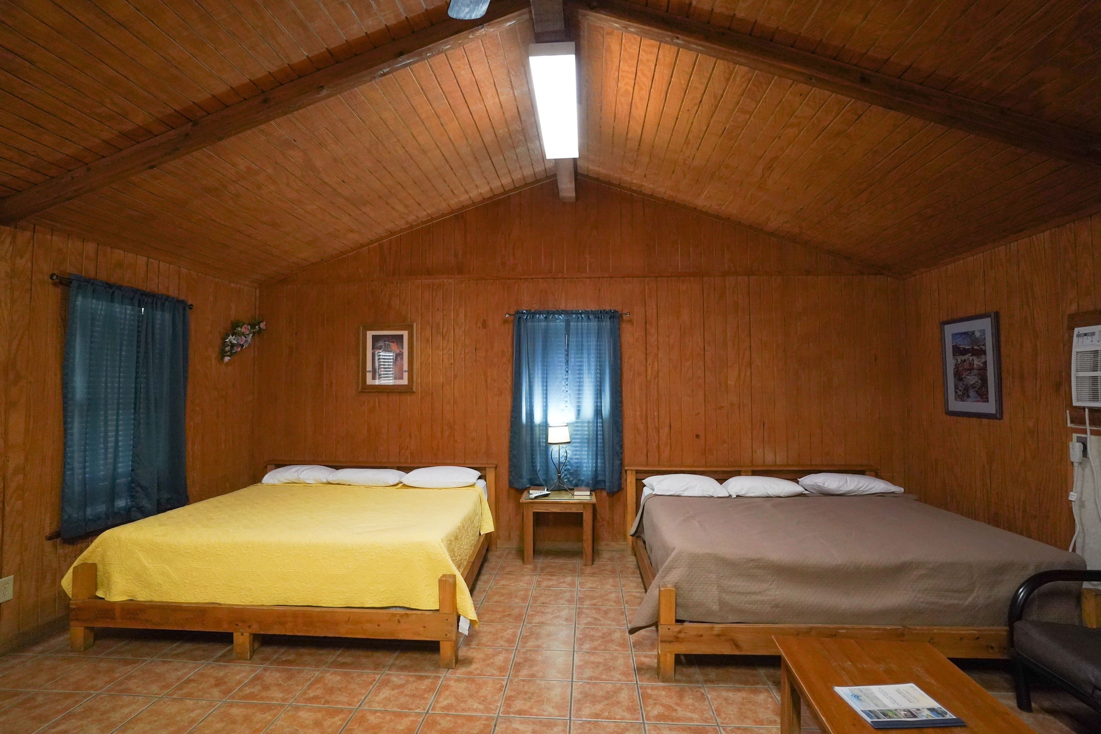 Quaint Cabin Located Near The Frio River - Concan, TX