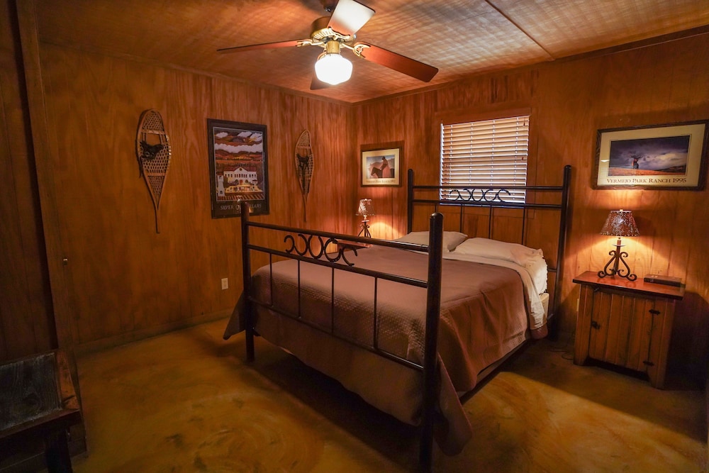 River Front Cabin With Access To Shared Pool! - Concan