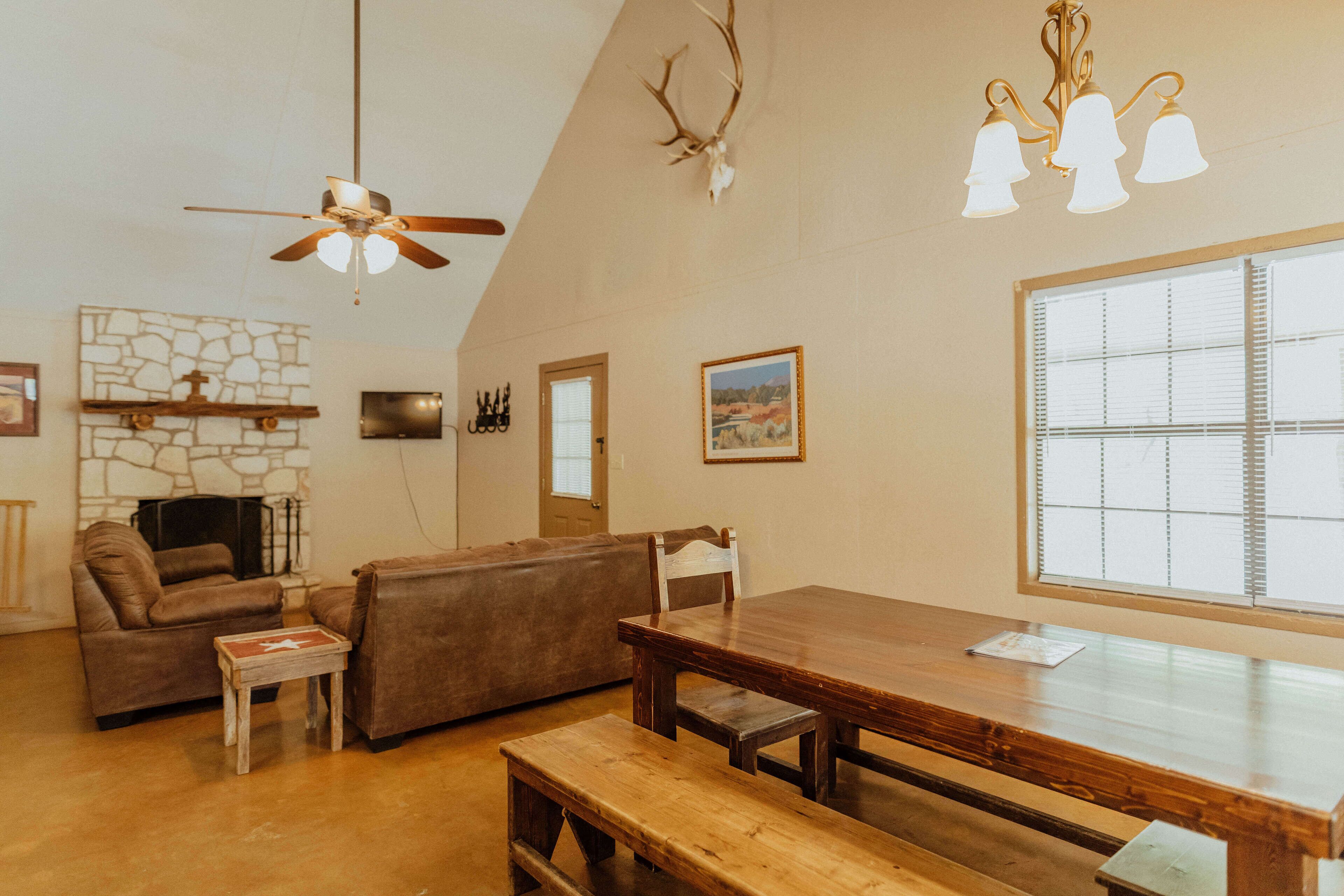 Frio Country Resort - Within Walking Distance To The Frio River! - Concan, TX