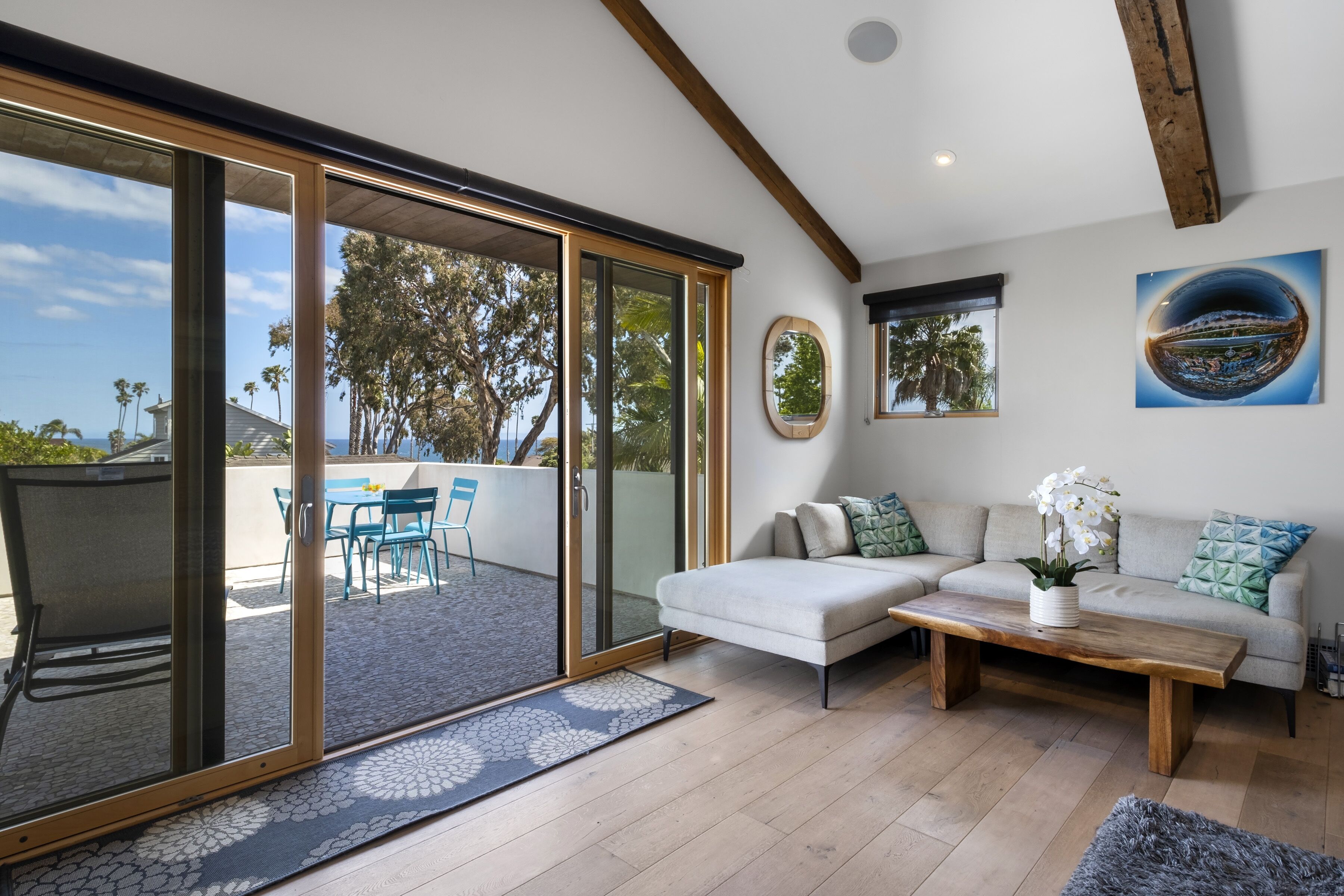 Modern Sea Escape - With A/c, Steps To Shoreline Park, Beach, Hot Tub, Bocce Ball, Dog Ok - Santa Barbara, CA