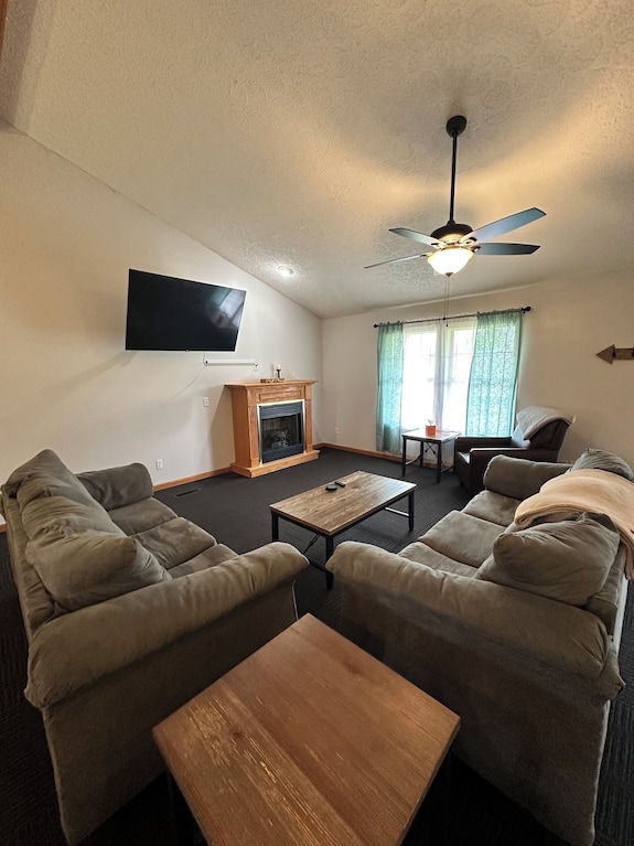 Spacious- Spire, Gotl, Wine Country, Beach - Geneva-on-the-Lake, OH