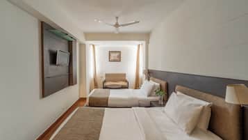 Minibar, cofre no quarto, secretária