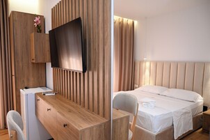 Quarto Duplo, varanda | Wi-fi grátis, roupa de cama fornecida 