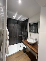 Quarto superior | Banheiro | Secador de cabelo