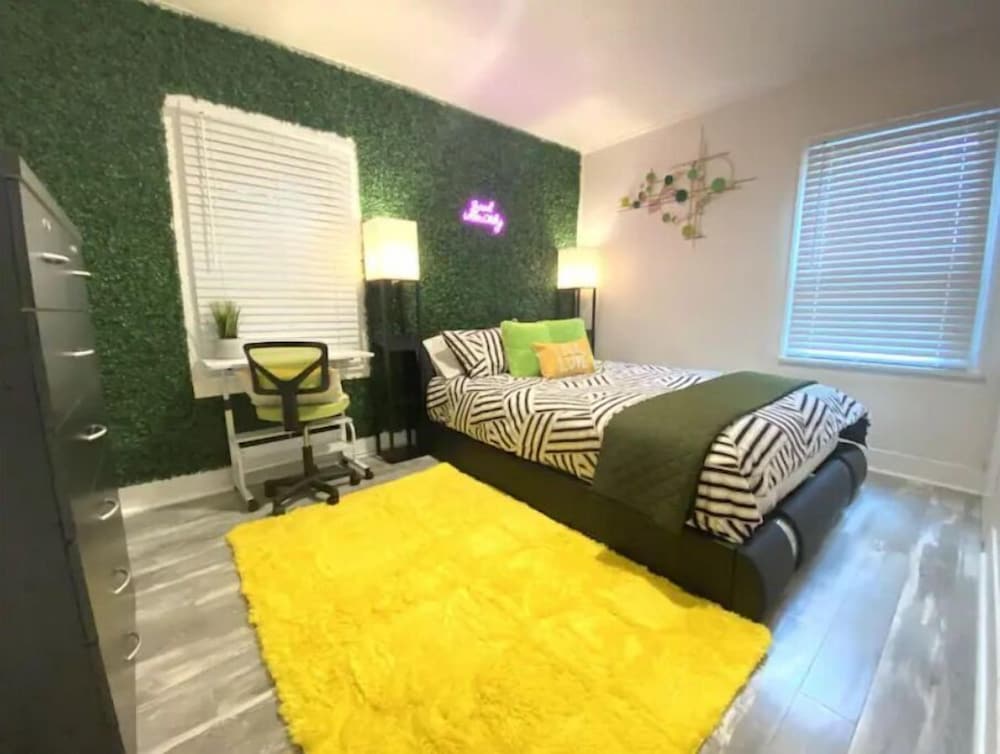 Oregon Apartment Across Ohsu - Gladstone, OR