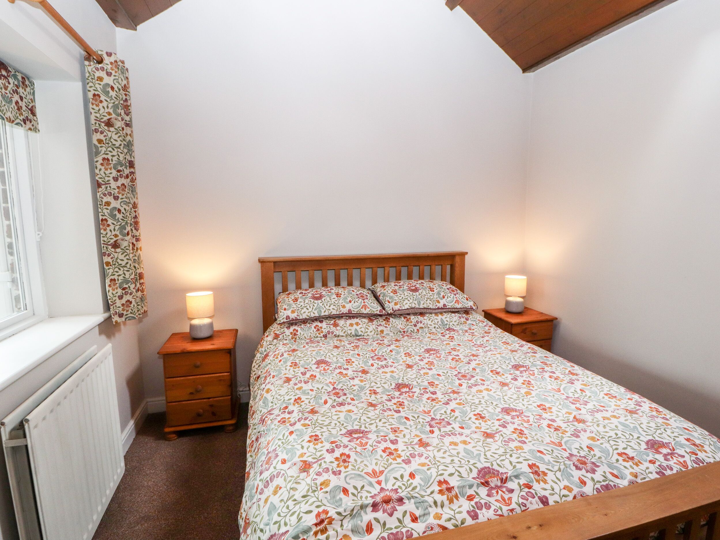 1 quarto, individualmente decorados, individualmente mobiliados