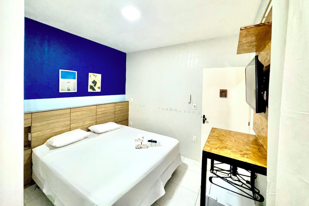 Quarto casal ou duplo com acessibilidade | Quartos à prova de som, Wi-Fi de cortesia