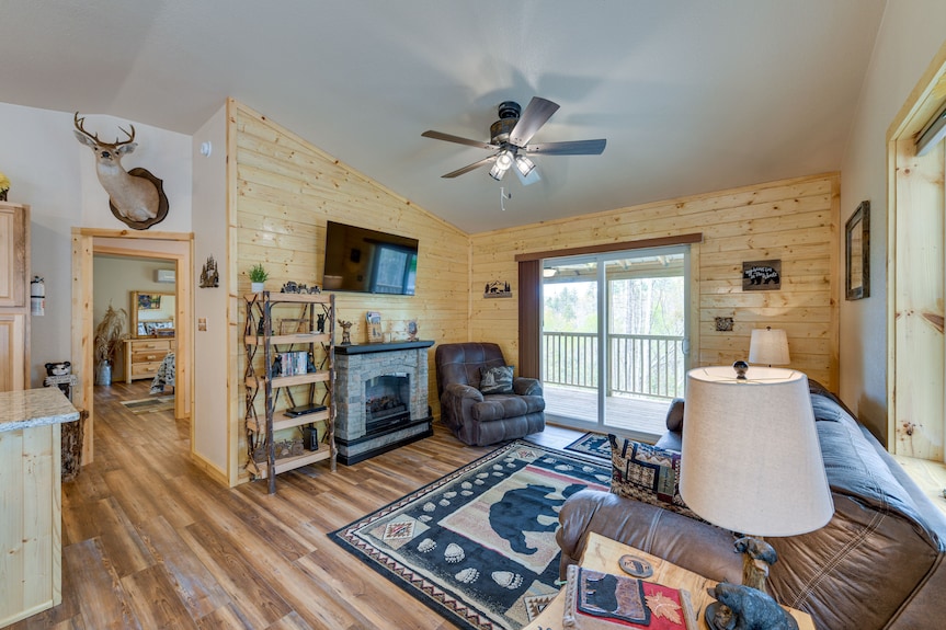 Scenic Murphy Cabin W/ Hot Tub, Fire Pit & Views - Murphy, NC