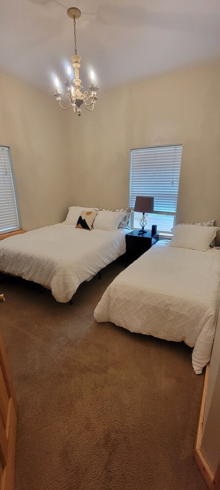 Cozy 3 Bedroom/2 Bathroom Family Friendly Log Home - Seward, AK
