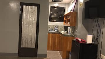 Quarto casal luxo, 1 quarto, para não fumantes | 2 quartos, individualmente decorados, individualmente mobiliados