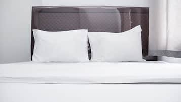 Apartamento, 2 quartos | 2 quartos, escrivaninha