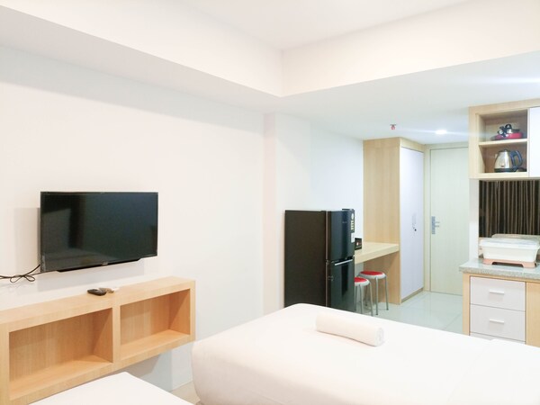 Minimalist Studio At De Prima Apartment - Medan