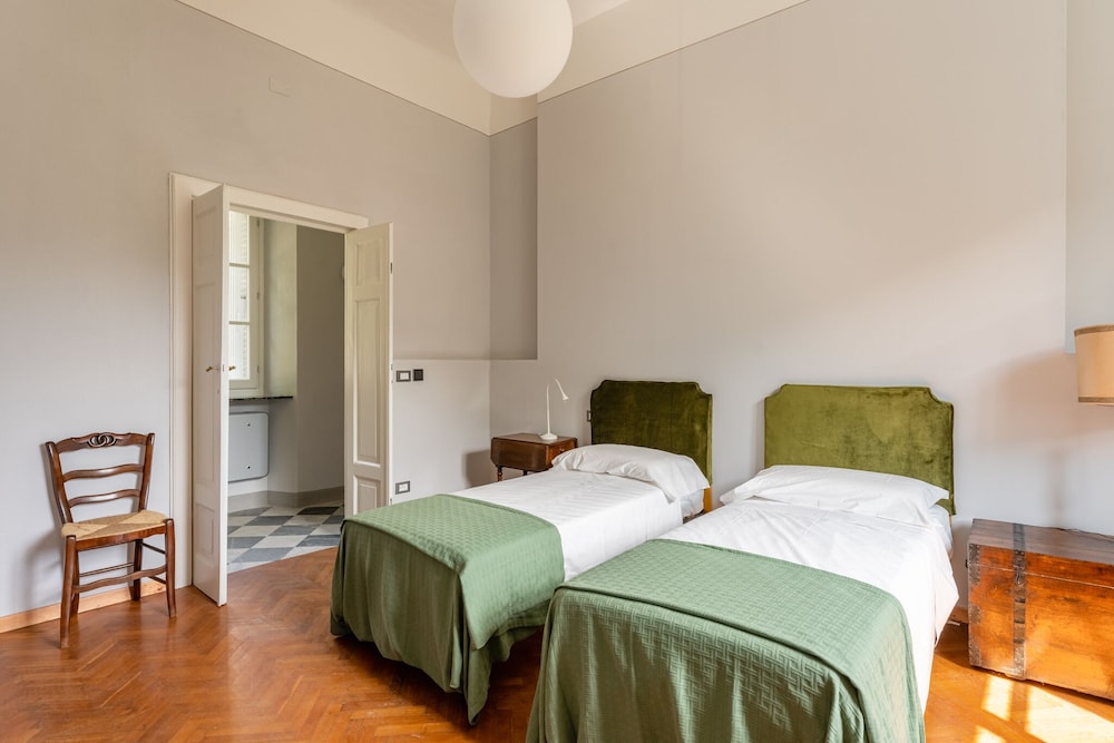 Villa 'Brecht' With Private Terrace, Wi-fi And Air Conditioning - Bagni di Lucca