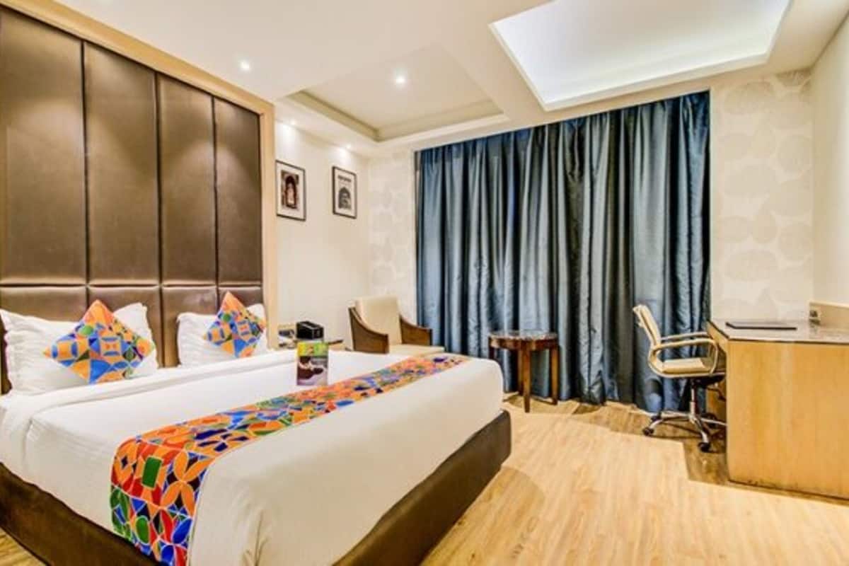 Quarto Deluxe | Lençóis de algodão egípcio, roupa de alta qualidade, cofre no quarto