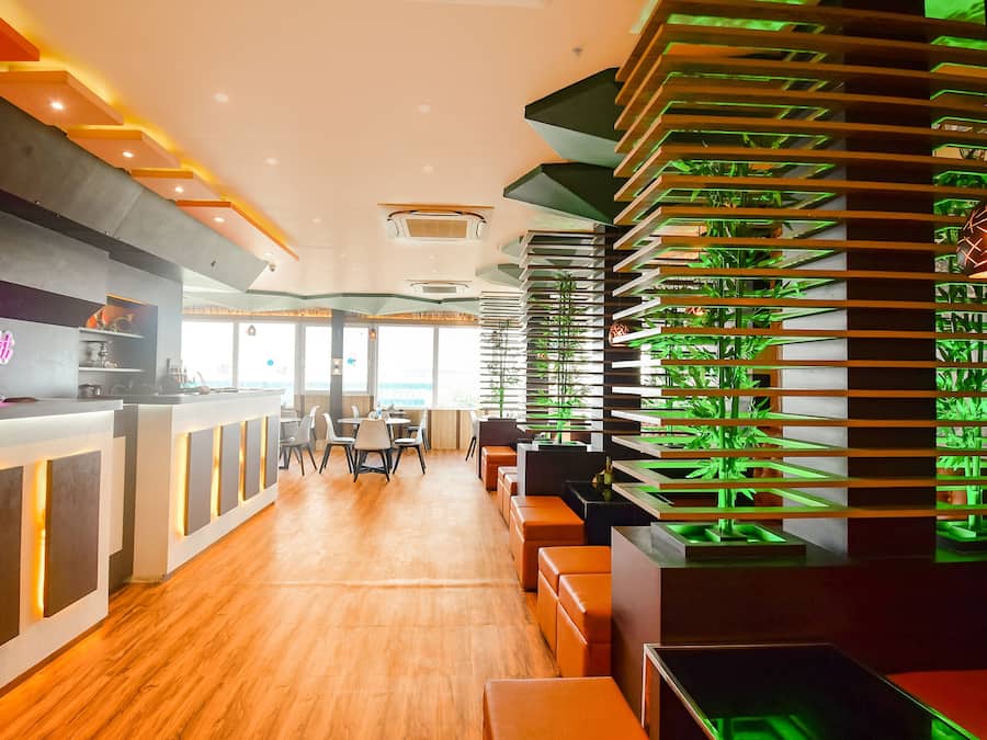 Área de estar no saguão