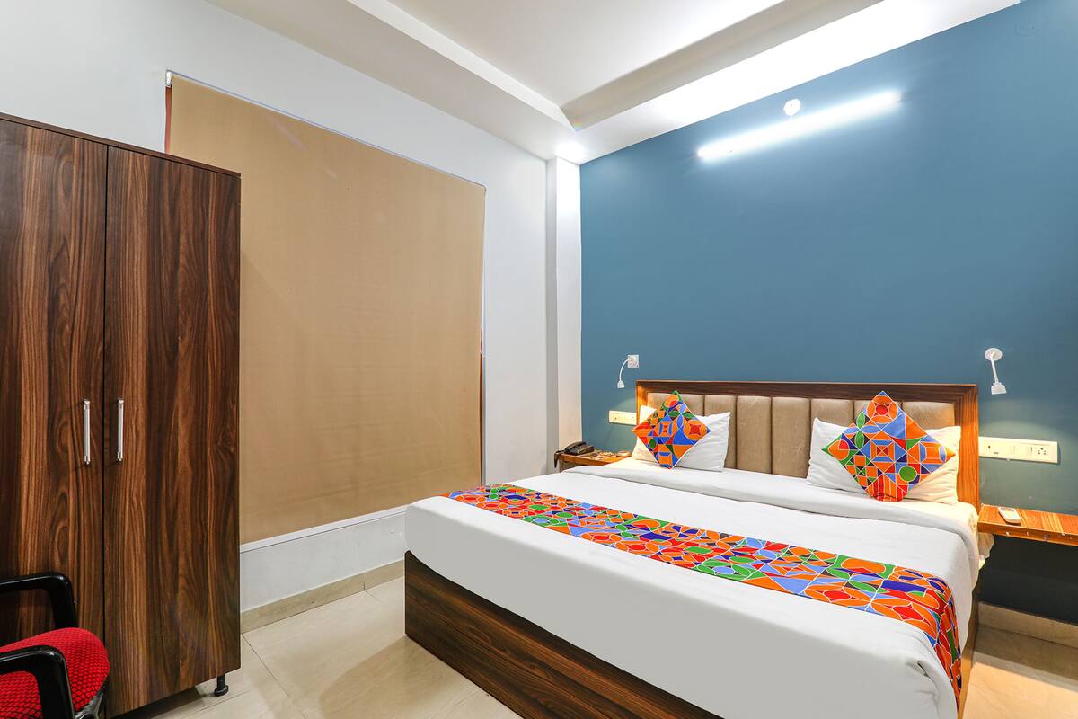 Quarto luxo | Escrivaninha, quartos à prova de som, Wi-Fi de cortesia, roupa de cama