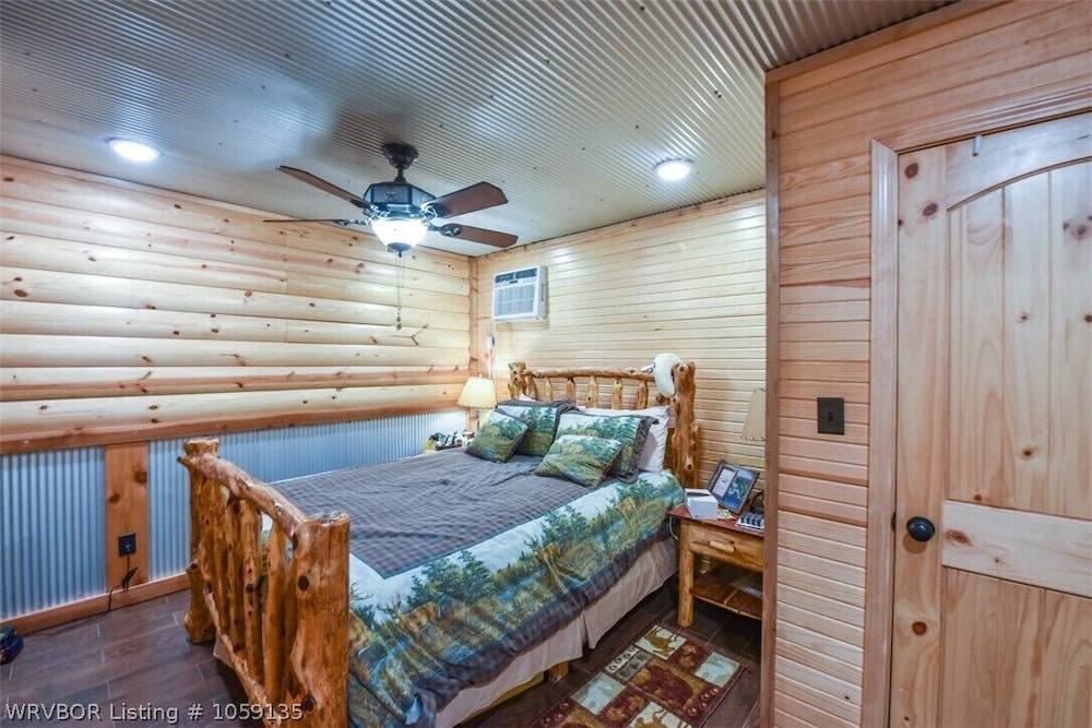 Chicken Creek Cabin, 1 Mile From Chicken Creek Boat Ramp. - Rocky Mountain, OK
