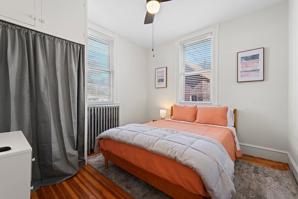 Stained Glass Retreat By Saratoga Stays - Saratoga Springs, NY