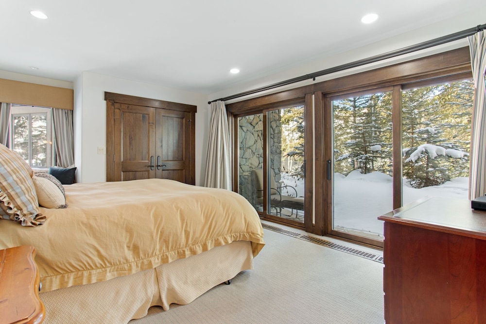 Vail Luxury on Mountain Rental -Ski in/ Ski out sleeps up to 16 people ...