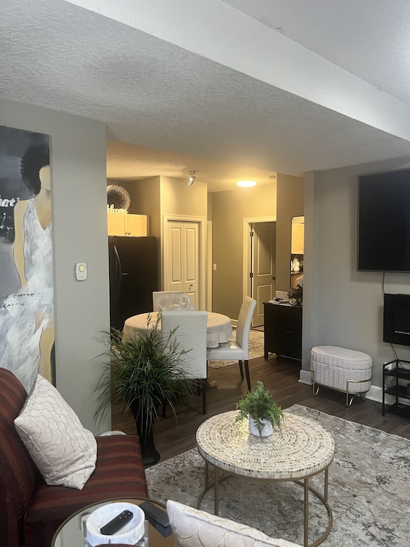 Bears Den Close To Golf Course On Bear Mountain. - 밴쿠버 섬