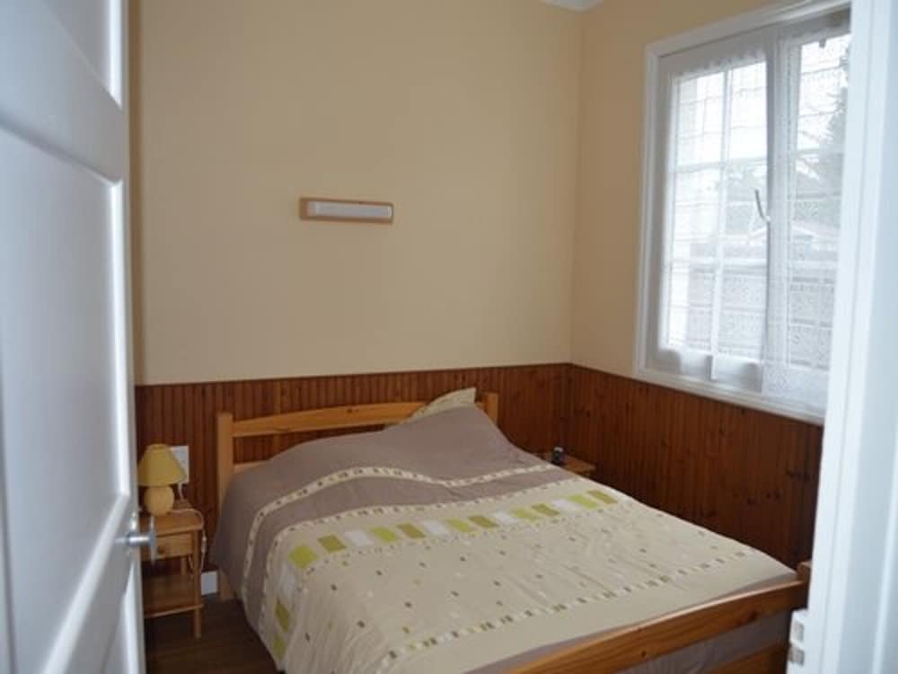 Single-story House With Enclosed Garden, 300m From Beach, Garage Included - Saint-Gilles-Croix-de-Vie
