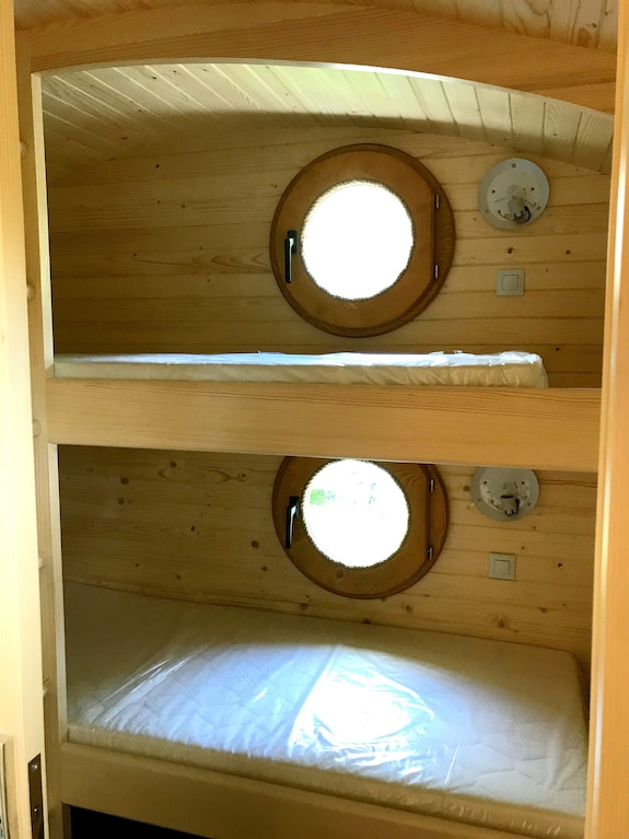 Roulotte « Le Gîte-ânes ». - Cantal