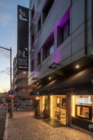 Fachada do alojamento (tarde/noite)