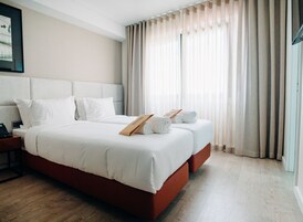 Quarto Twin Standard | Cofre no quarto, quartos insonorizados, ferro/tábua de engomar 