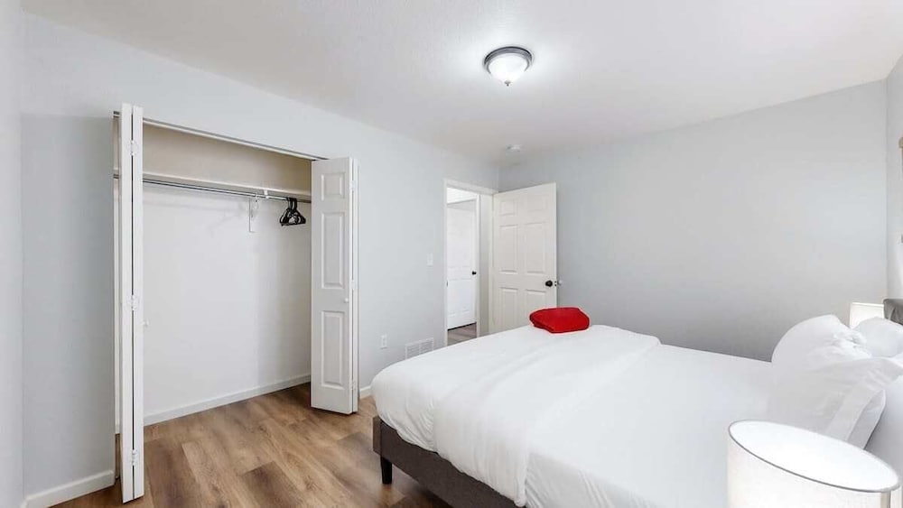 2 Bdrm Convenient Dia Apartment - Brighton, CO