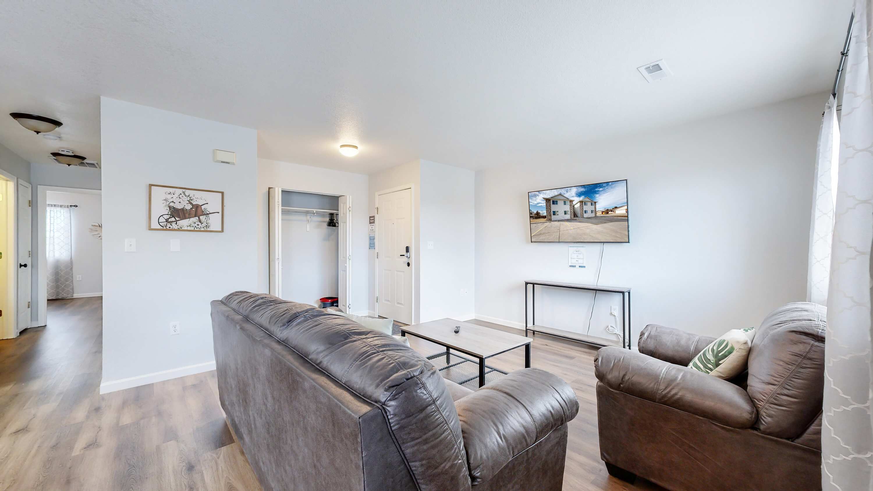 Convenient Two King Near Everything Fun - Denver Airport (DEN)