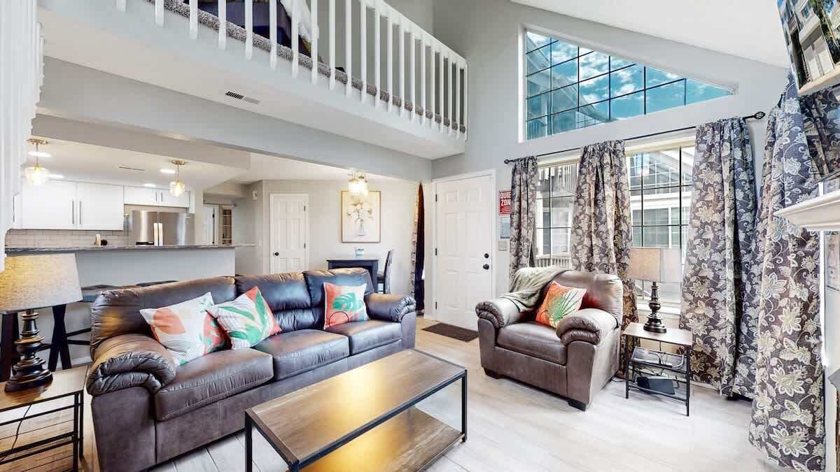 Updated Two-bedroom With Three King Beds, Loft & Two Baths - Aurora, CO