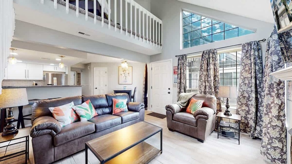 Updated Two-bedroom With Three King Beds, Loft & Two Baths - Aurora, CO