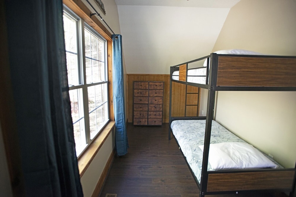 Cabin Near River, Firepit, Family-friendly, Wifi, Great Location, Veteran Owned! - Virginie