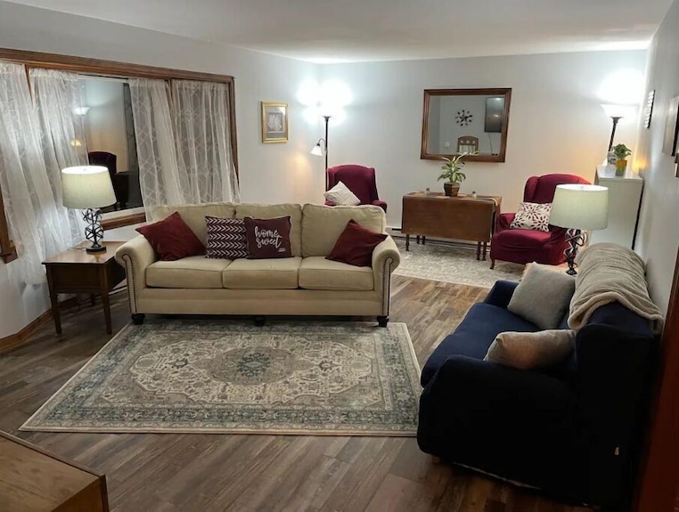 Beautiful 3 Bedroom Lakefront Home - Harveys Lake, PA