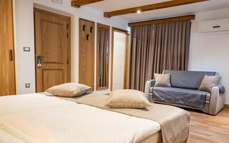 Quarto Duplo ou Twin Superior, não fumadores, varanda | Camas de colchão viscoelástico, com decoração personalizada 