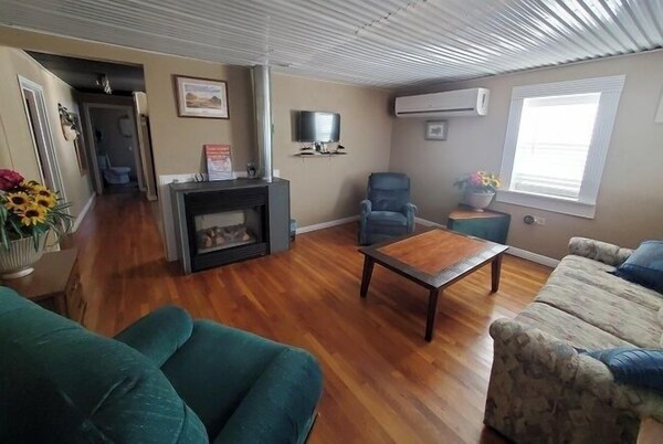 Welcome To Vigilante Inn - Tombstone, AZ