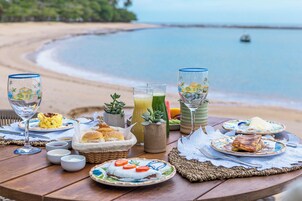 Café da manhã feito na hora grátis todos os dias