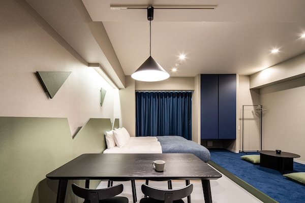 Estúdio Familiar | Secretária, cortinas/cortinados opacos, ferro/tábua de engomar