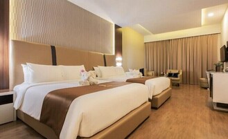 Quarto superior | Frigobar, cofres nos quartos, escrivaninha, Wi-Fi de cortesia