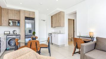 Apartamento conforto | Cozinha privada | Geladeira, micro-ondas, fogão, cooktop