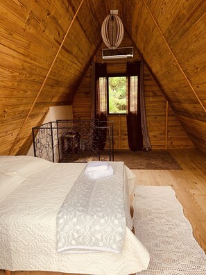 Chalé Tradicional, 1 quarto, vista para o pátio | 1 quarto, Wi-fi grátis, roupa de cama fornecida 
