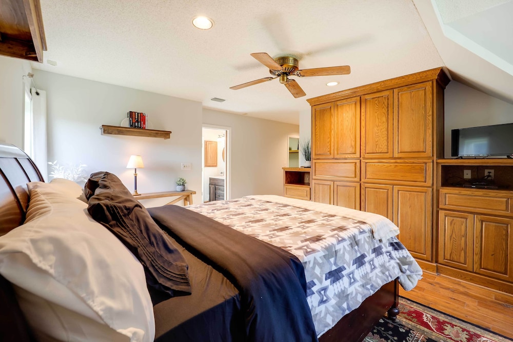 Deck, Grill & Mountain Views: Banner Elk Retreat! - Banner Elk, NC